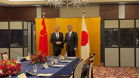 ဝမ်ယိသည် ဂျပန်နိုင်ငံခြားရေးဝန်ကြီးtakeshi Iwaya နှင့် တွေ့ဆုံ