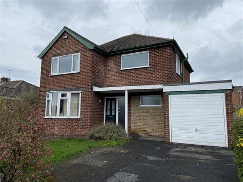 Water Royd Avenue Mirfield Wf14 3 Bed Detached House £299950