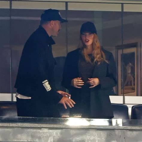 ୨୧evetaylors Version୨୧ On Instagram Taytravis At The Baseball Game