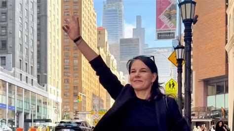 Annalena Baerbock Zeigt Sich In New York Fast Wie Sex And The City«