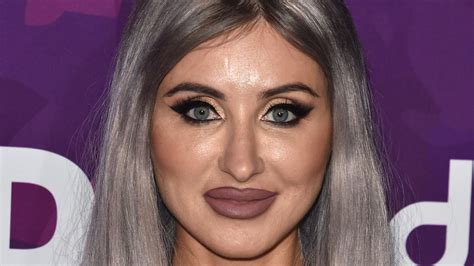 Mistakes To Avoid When Overlining Your Lips To Capture A Natural Look
