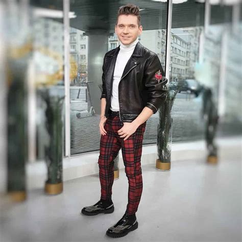 29 Edgy Outfits For Men And Women